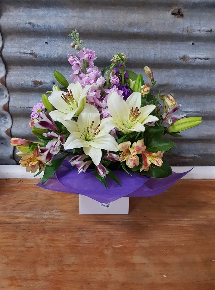 Arrangements – fullbloomflorist